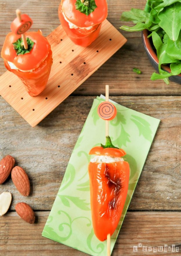 Pimientos mini rellenos de queso, alcaparras y almendras - L´Exquisit